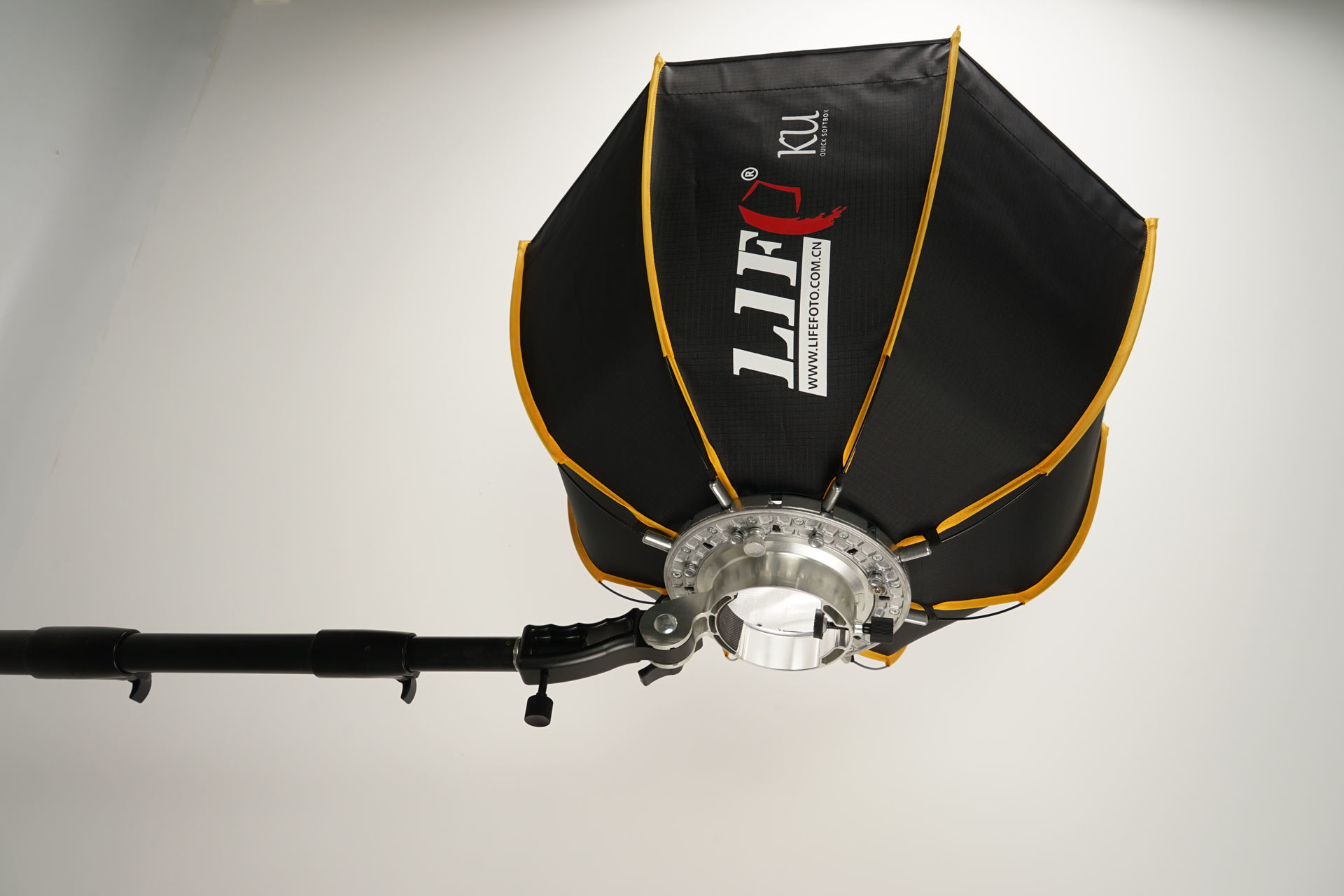 KU-V1 70cm Speedlite Mount Softbox | Future Forward